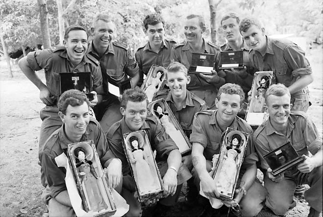Endurance and Sacrifice: Australia’s Fighting Men in Vintage Images ...